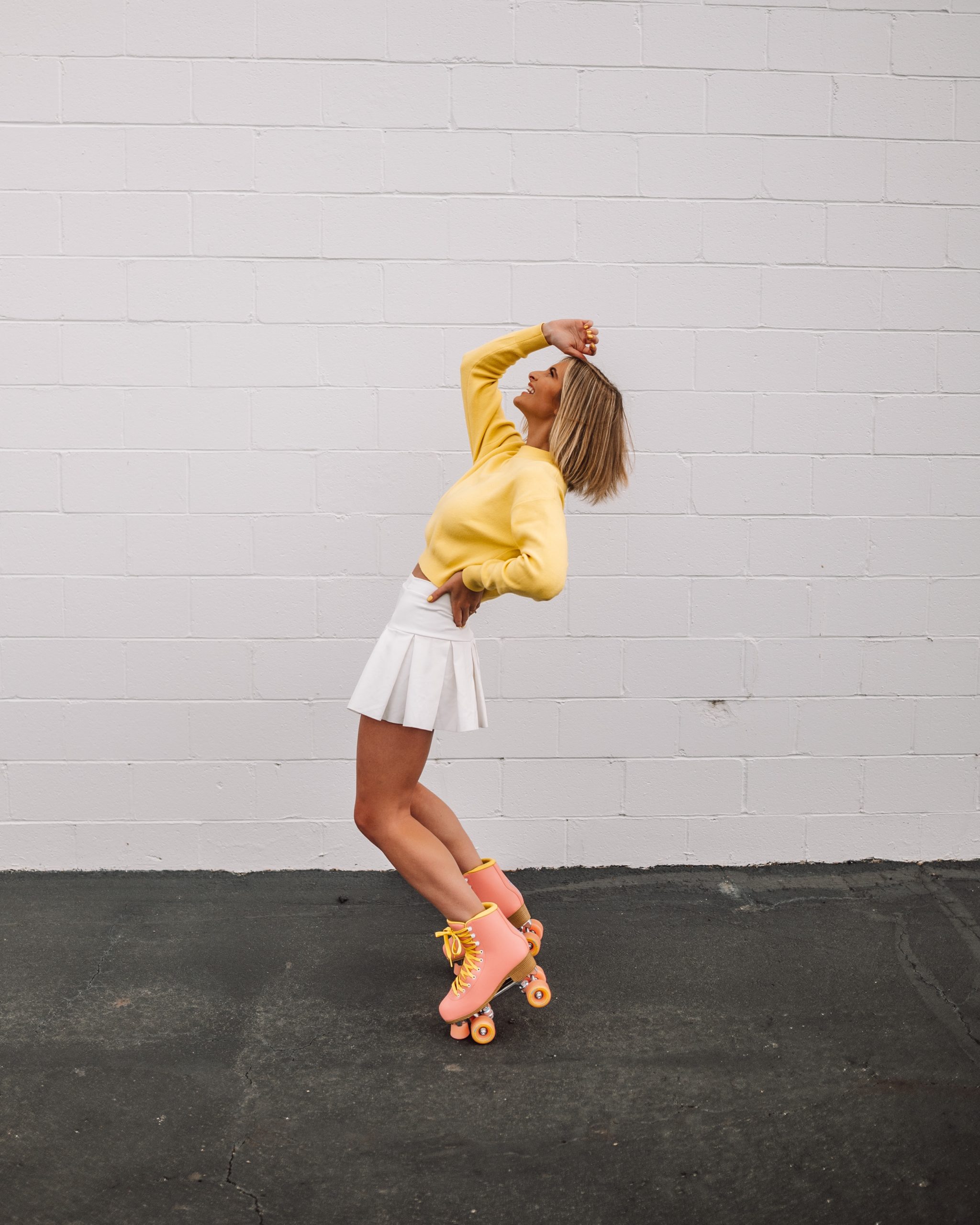 5 Poses to Try Wearing Roller Skates | Posing Tips - Josie Bullard ...